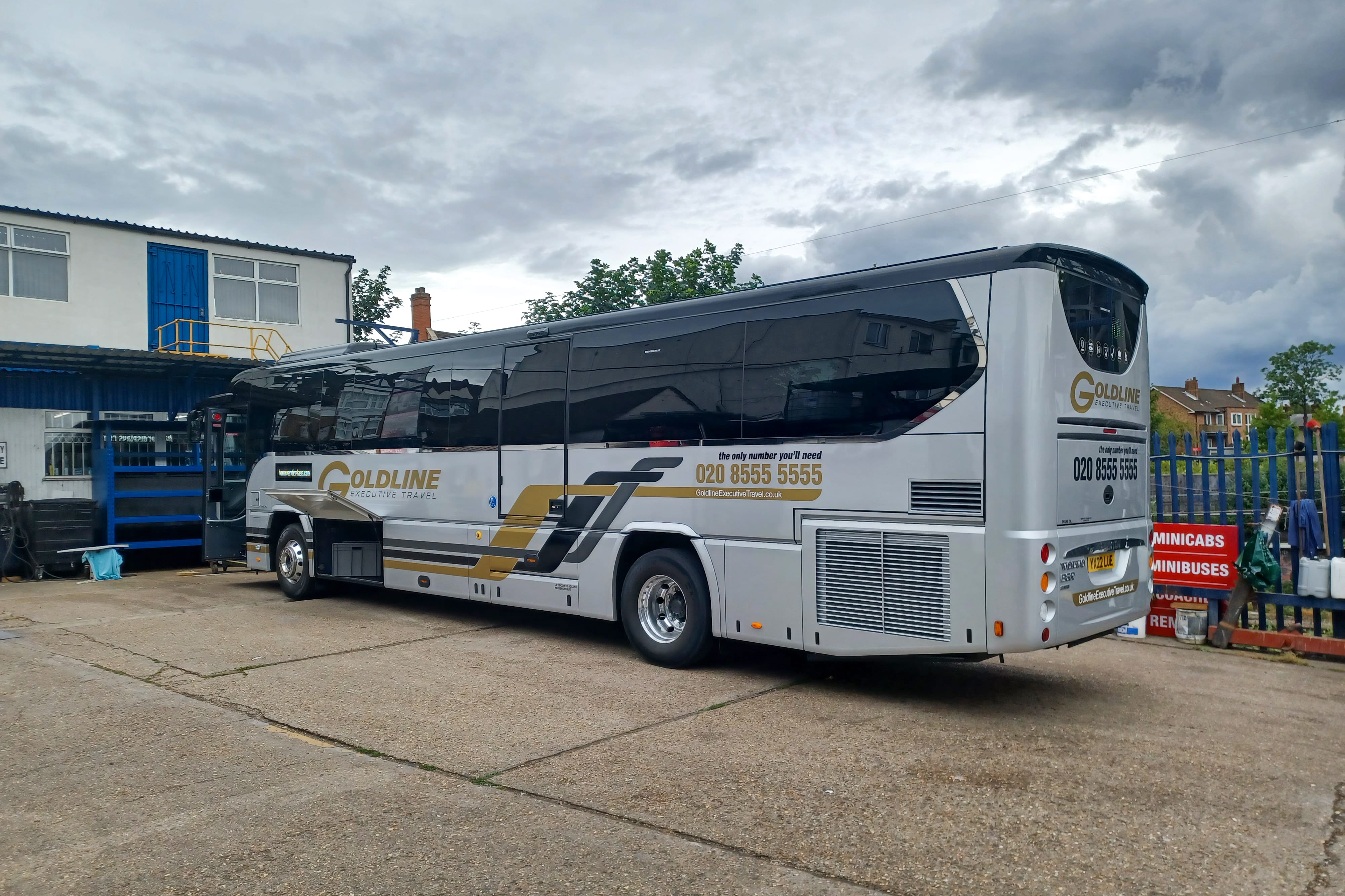 Alexander Dennis supplies accessible Plaxton Leopard coach to new ...