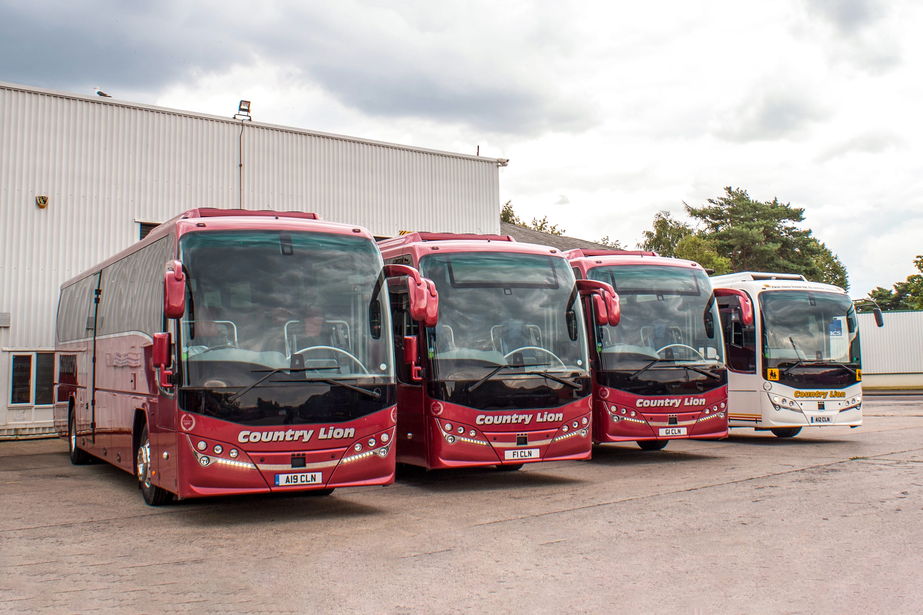 Northamptonshire operator Country Lion takes delivery of two brand new ...