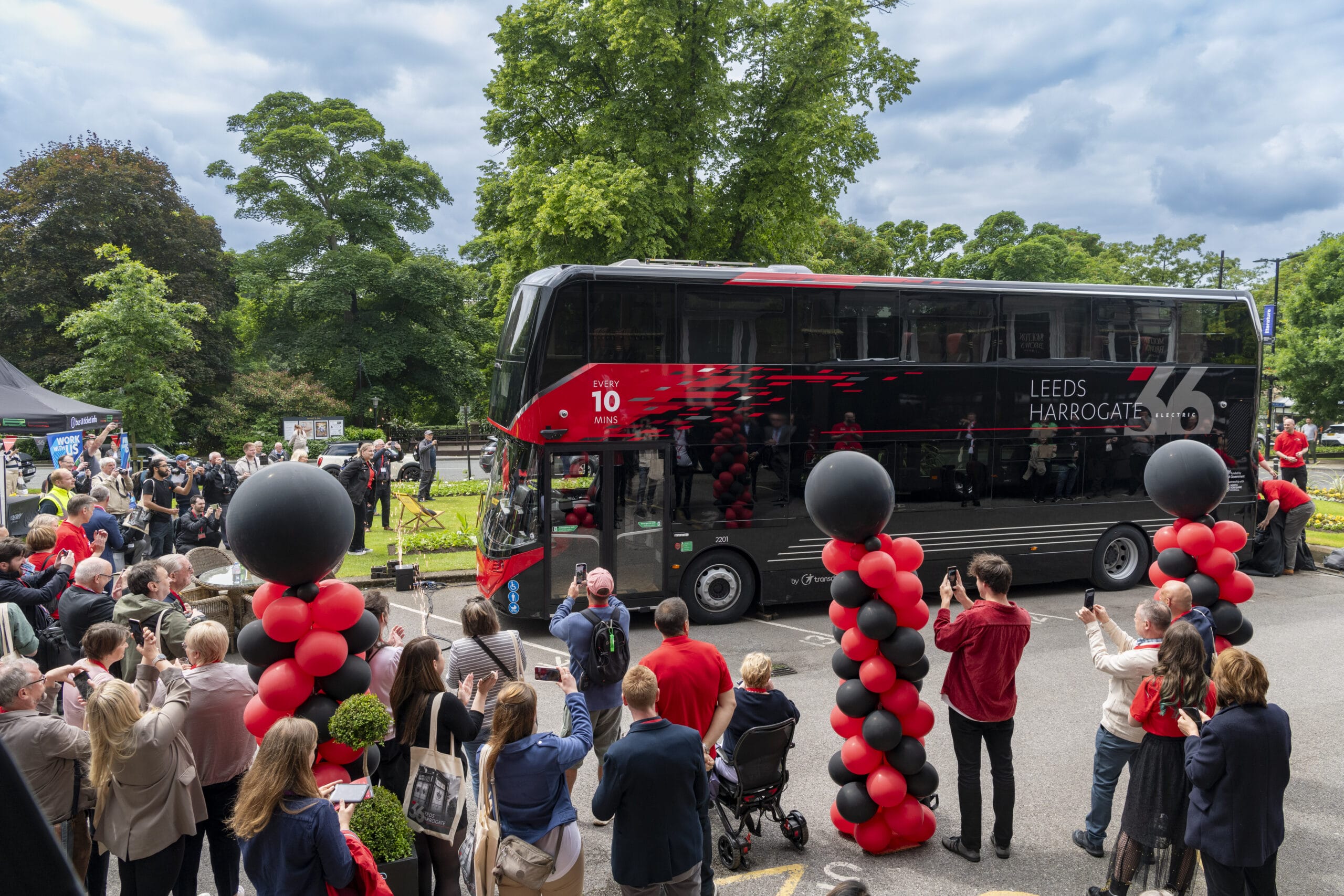 Transdev Blazefield unveils next-generation Alexander Dennis ...
